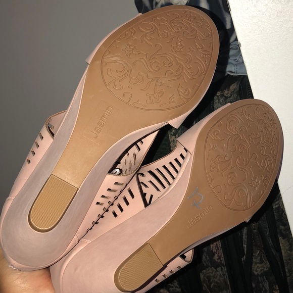 Jasmine | Shoes | Pink Low Wedges | Poshmark